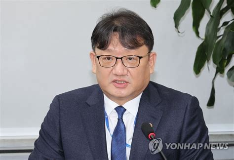 발언하는 권기섭 고용노동부 차관 연합뉴스