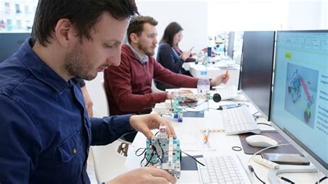 Apprendre A Construire Et Fabriquer Un Robot Programmable Ecolerobots