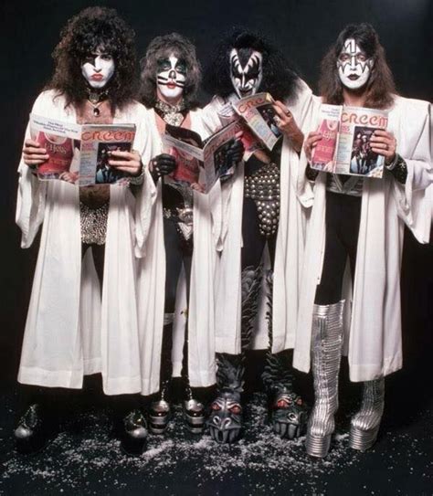 October 19 1976 Kiss Shoot Their Iconic X Mas Photo Shoot For Creem