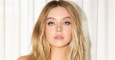 시드니 스위니 속옷 노출 패션 언더붑 잇는 새 트렌드 [할리웃통신]