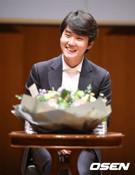 사진 조성진 미소