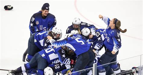 미국 라이벌 캐나다 꺾고 여자 아이스하키 금메달