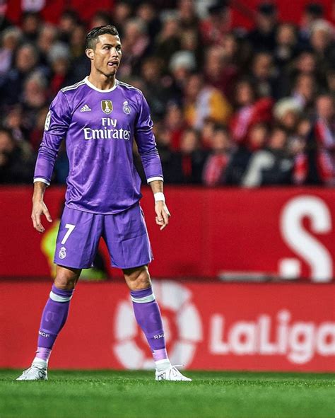 Pin By Lari 🇧🇷 On Cristiano Ronaldo 🇵🇹 Wallpapers Cristiano Ronaldo