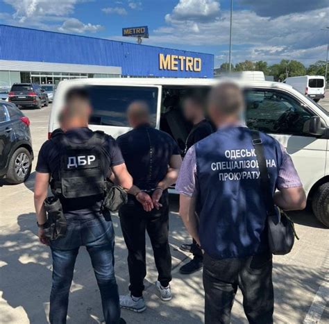 4500 доларів за переведення з фронту до тилу на Одещині викрили головного сержанта однієї з