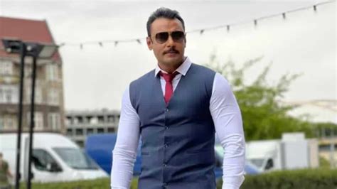 Kannada Star Darshan Thoogudeepa And Wife Pavithra Gowda Arrested Sent
