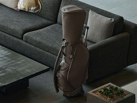 Genesis Boutique 골프 휠백 브라운