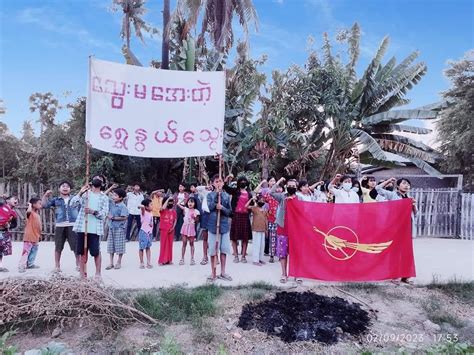 ရွှေနွယ်သွေး လူထုသပိတ်စစ်ကြောင်း ဖက်ဆစ် စစ်တပ် တော်လှန်ရေး ချီတက် ဆန္ဒပြ Khit Thit Media