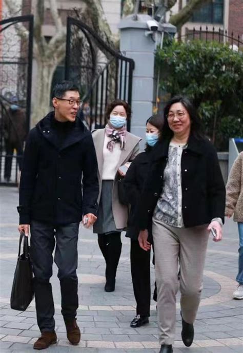 区教育党工委陈亮书记调研上海市黄浦区卢湾二中心小学
