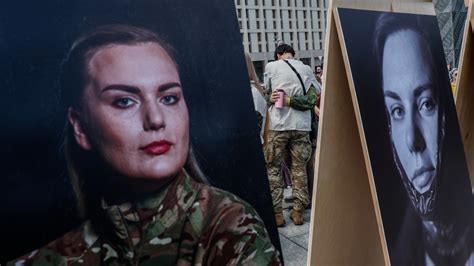 Зеленський посмертно нагородив Ірину Цибух «Чека орденом «За мужність ІІІ ступеня