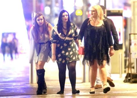 Very Drunk Girls 2019