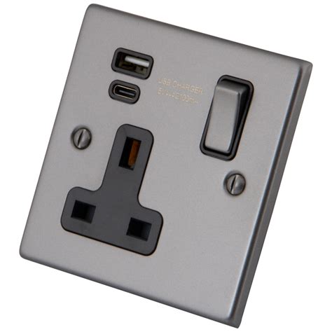 13a 1 Gang Switched Socket 2 1a Usb Type Aandc Black Insert Gunmetal M2