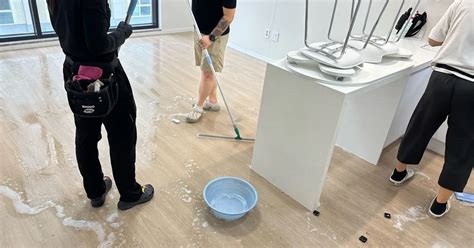 입주청소 처음이라 그런지는 모르겠지만 무슨 구석구석 엄청 깨끗이 청소해주셔서 이삿날 청소를 앙해도될정도 너무 감사했습니다 양기환 팀장님 소개많이두린다는 약속 꼭