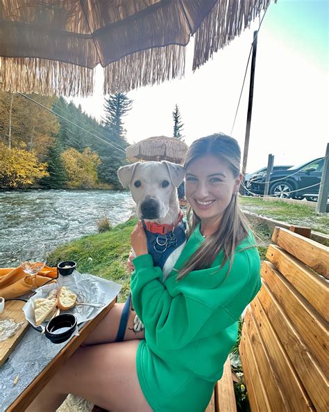 Carly Cassady Fall Favs 💚🏈🎃🫶🏼🏓🪄🧢🎠🍂🫏🥂🌄 Instagram