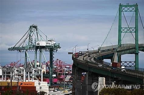 미중 무역갈등 여파로 작년 미국 경상적자 16↓ 한국경제