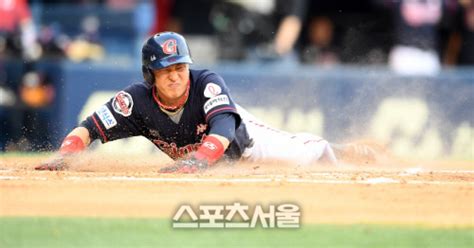 [포토]첫 득점의 주인공 손아섭~