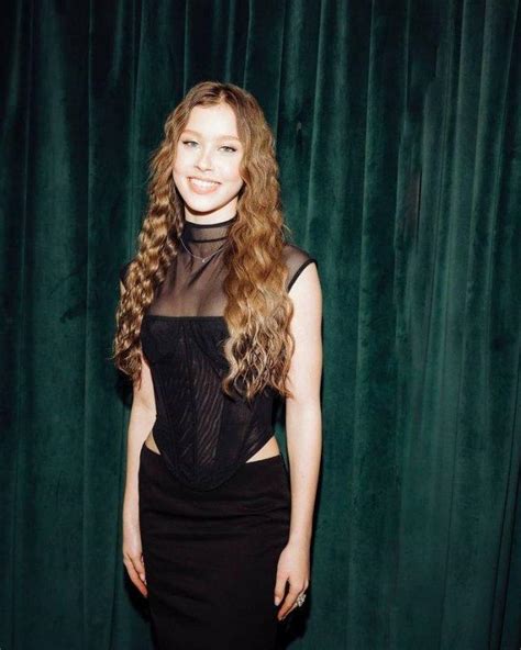 Анна Пересильд отмечает 16 летие яркие фото из жизни молодой актрисы