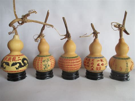 厂家直销 天然手捻小葫芦 旋转雕刻烙画葫芦工艺品摆件 地摊热卖 阿里巴巴