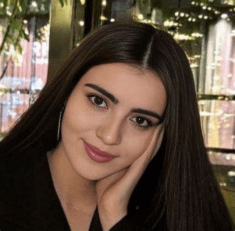 Roya Zakeri Is Still Detained Under The Allegations Of Being Mentally Ill After She Shouted