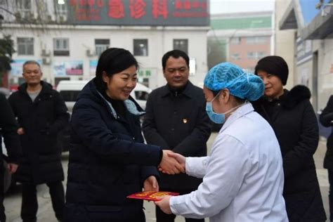 我愿意去向奋战在郸城县抗击新型冠状病毒感染的肺炎疫情防控一线的全体医护人员致敬 中华龙都网 周口日报社主办 河南省重点新闻网站