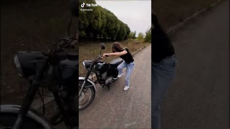 ДЕВУШКА ЗАВОДИТ МОТОЦИКЛ ИЖ ПЛАНЕТА ижпланета ижюпитер мото Youtube