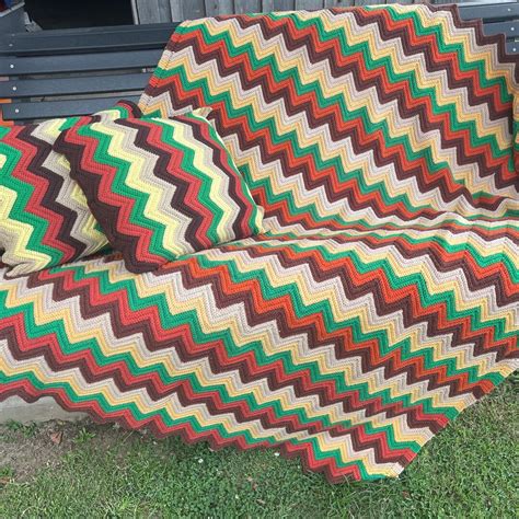 Vintage Hand Crochet Zig Zag Pattern Afghan And Matching Pillows Etsy