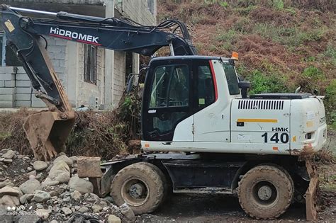 ექსკავატორი და ჯისიბი ბათუმში