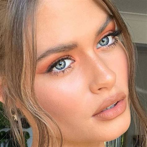 مدل میکاپ ساده و شیک مدل آرایش صورت ملایم مجلسی