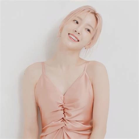 Ghim Của Manabu Otaka Trên Taeyeon