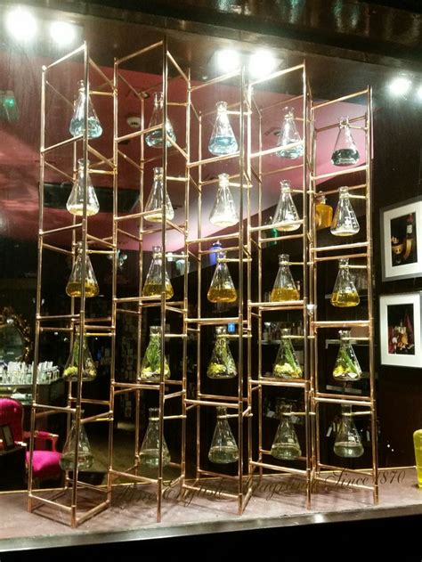 Penhaligons Window Display Shop Window Design Window Display Store