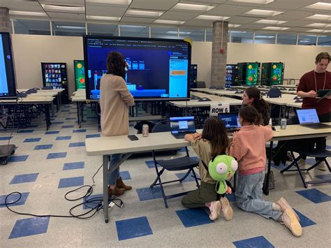 Nsf Simons Center Volunteers At Taft High School Stem Night May 3