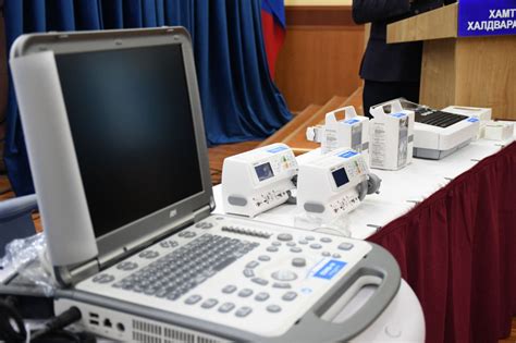 Эмнэлгүүдэд 3 6 тэрбум төгрөгийн үнэ бүхий тоног төхөөрөмжийг гардууллаа