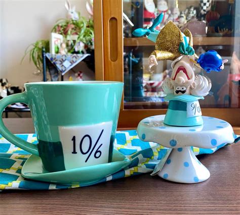 🎩이상한나라의 앨리스 미친모자장수 오너먼트🎩 콜리colley