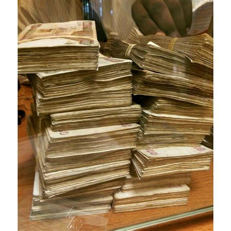 Vanessa Chettle Flaunts Her Millions In Cash