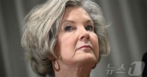 얼음공주 백악관 비서실장 트럼프 초인적 업무 속도…당할 자 없다