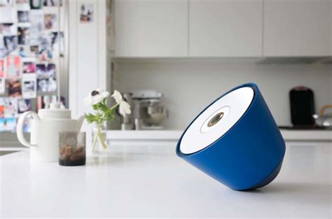 Olly Le Premier Robot Doté Dune Personnalité By Emotech