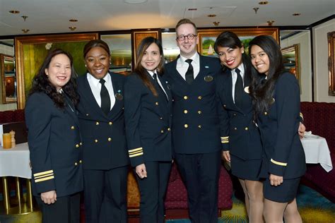 On What Its Really Like To Work For A Cruise Ship Earth Eartha