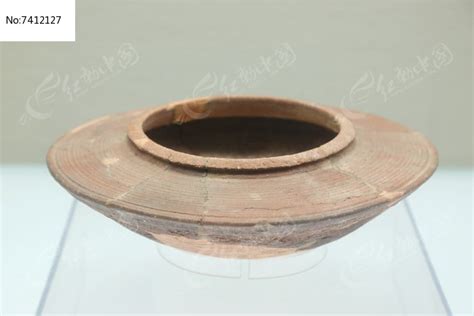 新石器时代陶釜高清图片下载 红动中国
