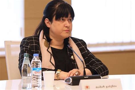 გაბუნია სავალდებულო აცრაზე ქვეყნებმა გამოიყენეს და მედპერსონალის დეფიციტის წინაშე დადგნენ