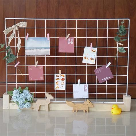 現貨🔺鐵網展示架 含木質底座 格網架 展示架 幼兒園作品展示架 置物架 網格掛架 鑰匙圈 照片牆 相片牆 擺攤 飾品 蝦皮購物