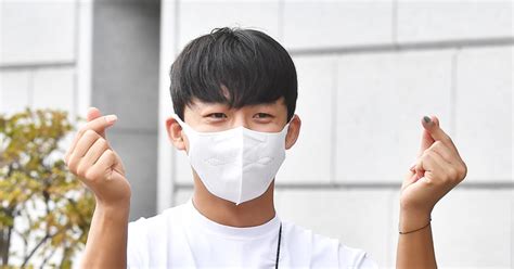 신승태 양손 하트 클라스가 이 정도 [포토엔hd]