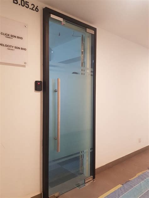 Pintu Jenis Kaca Tebal 12mm L Clear Tempered Glass Door Install