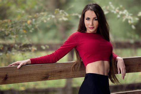 Обои Девушка секси брюнетка на рабочий стол картинки с раздела Девушки