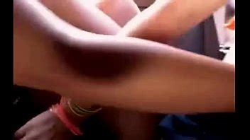 Dos Lesbianas Se Tocan En El Coche XVIDEOS COM