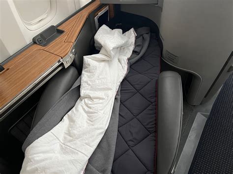 Review American Airlines First Class Boeing 777 Lhr Mia One Mile At A Time