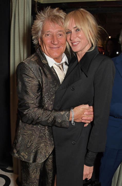 רומן חדש סקוט דיסיק ובתו של רוד סטיוארט ביחד