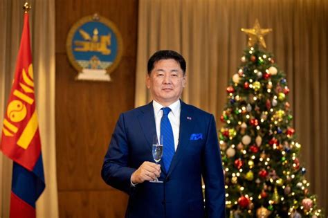 Монгол Улсын Ерөнхийлөгч У Хүрэлсүх шинэ жилийн мэндчилгээ дэвшүүллээ