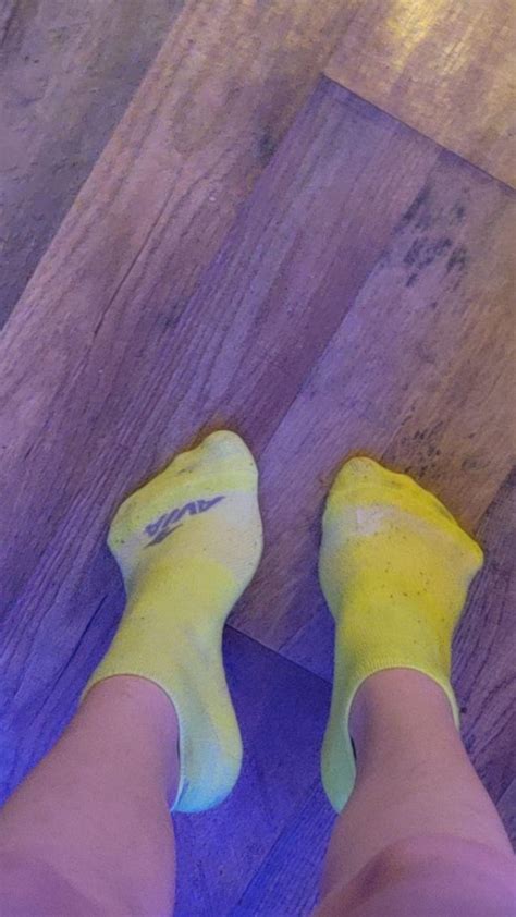 Beg Me To Step On You 💚💜 R Giantessfeet
