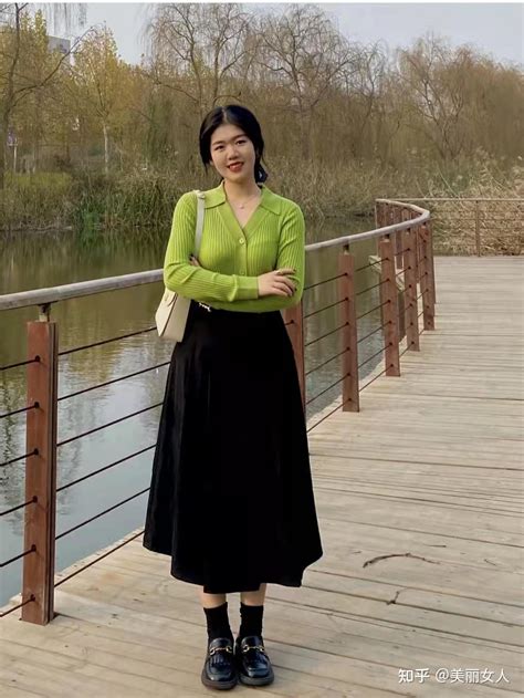 微胖女生穿什么裙子好看配搭图片 知乎
