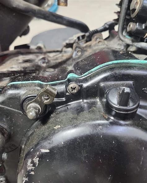 Decomp Cable Bracket Rxt350