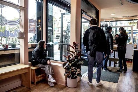 دختر ۱۳ ساله‌ اوکراینی از خشونت در مدارس آمریکا می‌گوید عکس مشرق نیوز